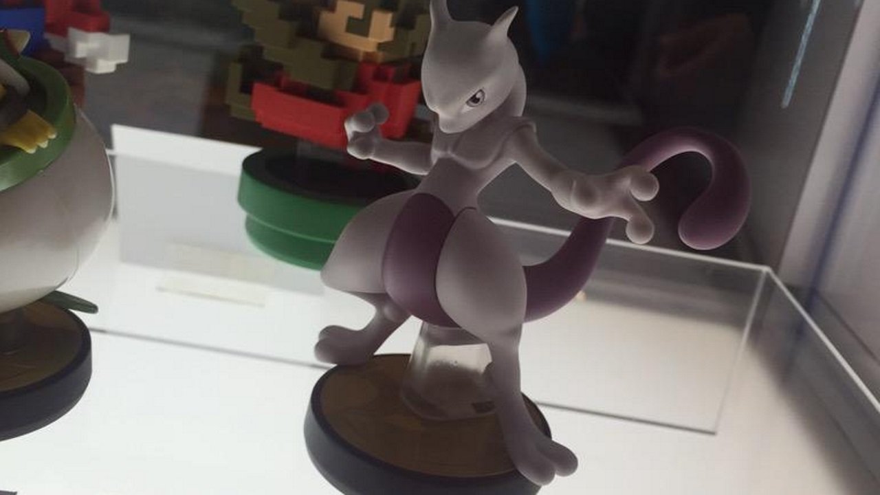 Mewtwo Amiibo Makes Surprise Appearance at Comic-Con | Attack of the Fanboy