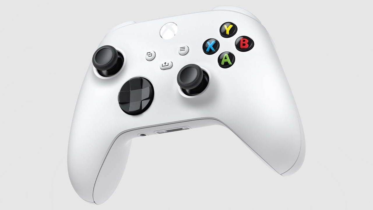 What Is The Bottom Port On An Xbox Controller For? | Attack of the Fanboy