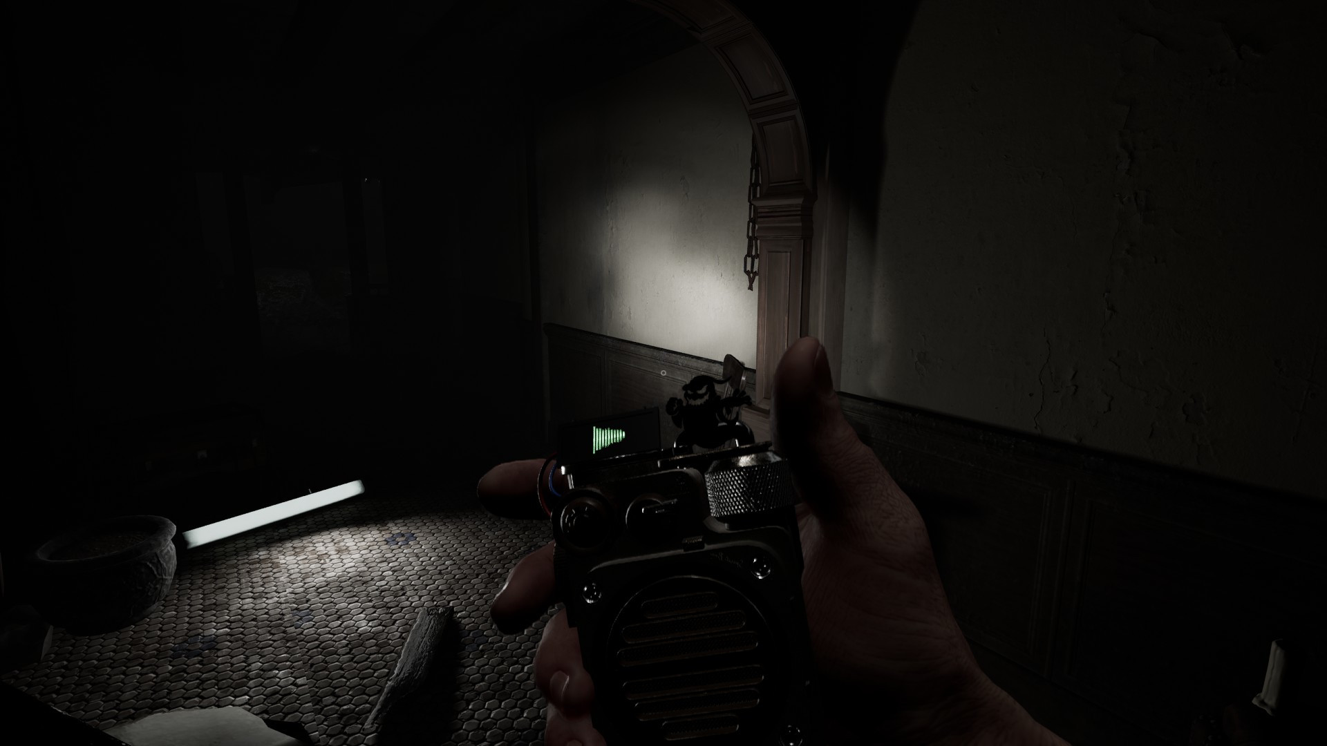 How to Use the Spirit Box in Demonologist: All Questions and Commands ...