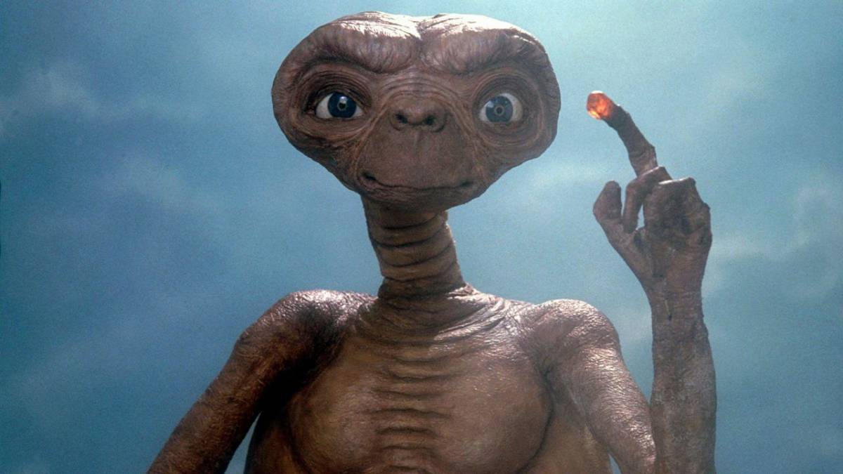 Was E.T. in Star Wars? The Extra Terrestrial's Canon Appearance ...