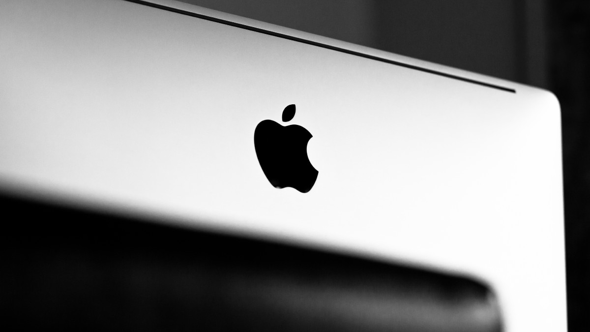 Apple's Image Playground Has Racial Bias Issues | Attack of the Fanboy