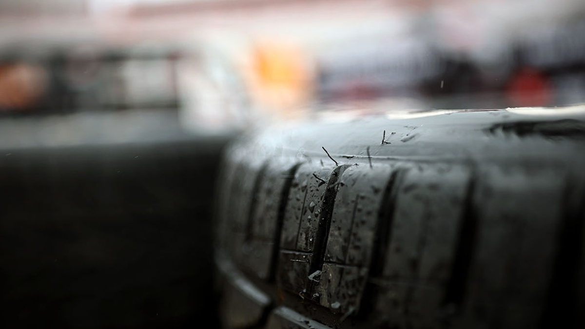 'Technology has come a long way': Man jokes about tapping tire icons to ...