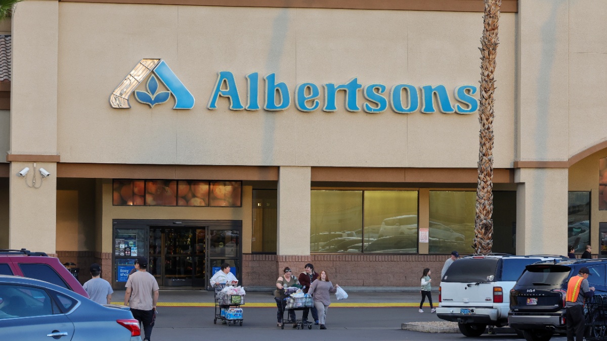 A shopper lifted the lid on Albertsons’ hidden horror show, now he ...