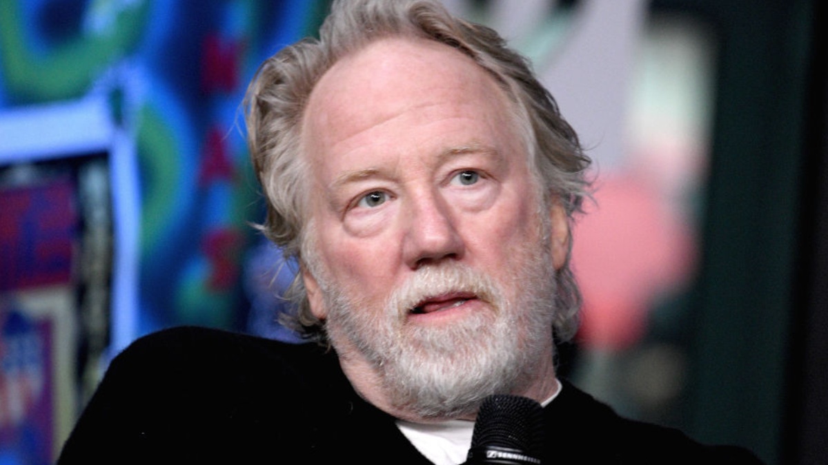 Arrest warrant leads Emmy-winning West Wing star to turn himself in as ...