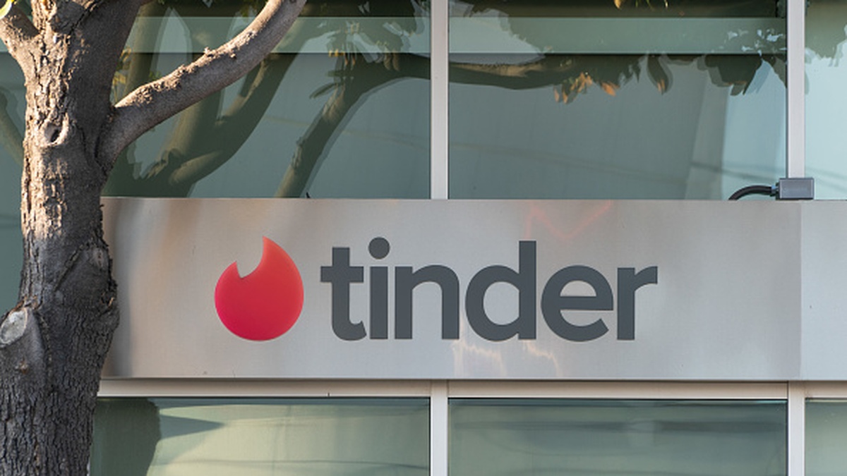 Tinder for Nazis' gets hacked live on stream by activist in pink Power ...