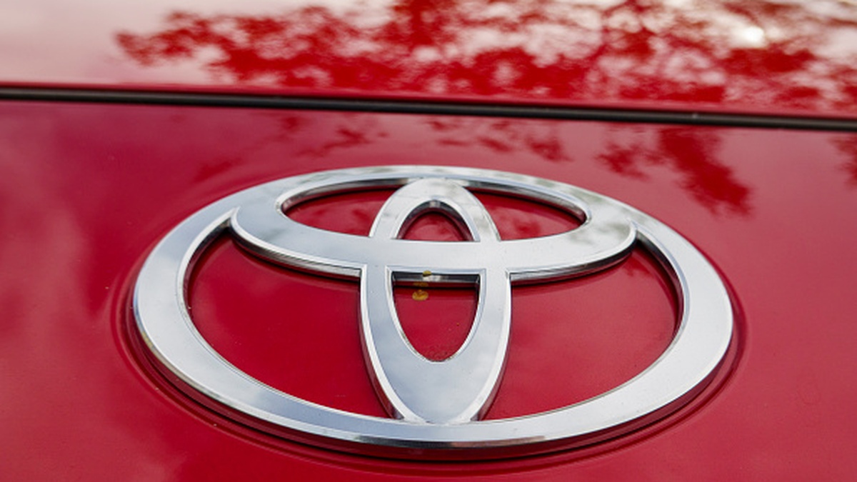 'Are you freaking serious?': Woman fills up her new Toyota from empty ...