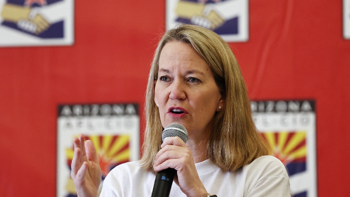 Arizona AG just confirmed residents could fire upon masked ICE agents ...