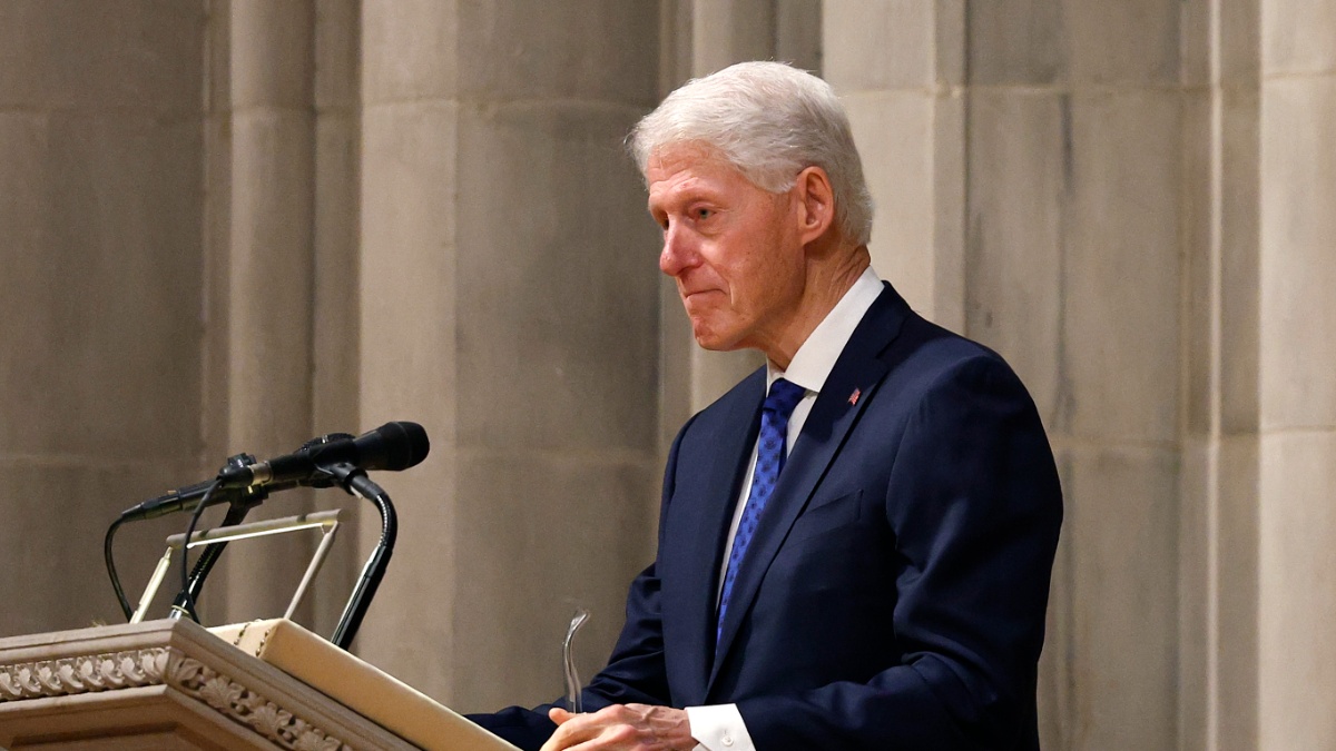 Bill Clinton's tough-guy act crumbles after his own party betrays him ...