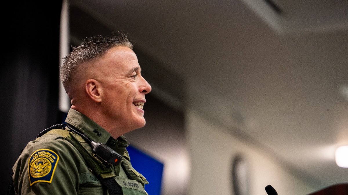 Border Patrol commander has the gall to blast Republican and Democrat ...