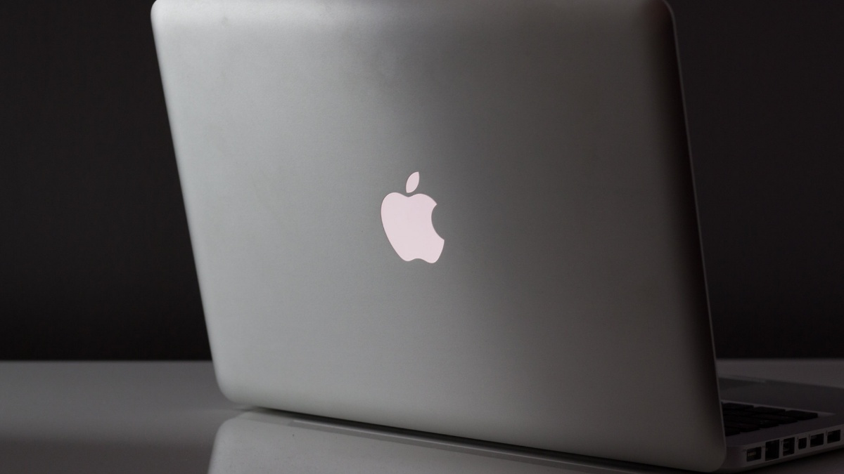 Tim Cook teases a big week ahead, and fans think the $699 MacBook is ...