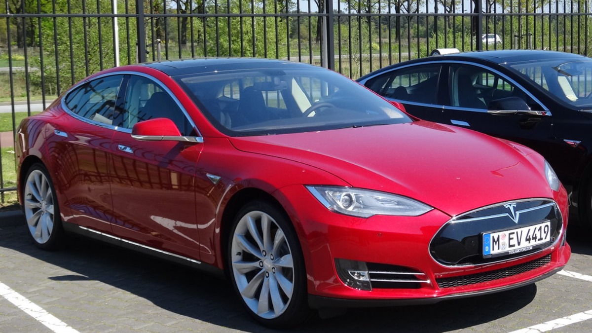 Tesla owner braces for bad news on his 10-year-old, 140,000-mile Model ...