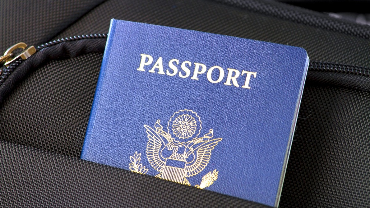 The US is issuing passports with Trump's face on them, but there's one ...