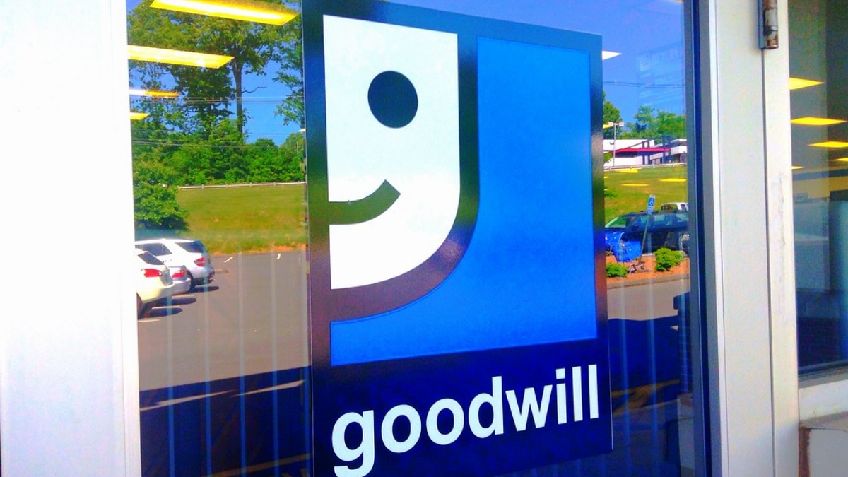 'This is mine, this is mine': Pennsylvania woman searches Goodwill ...