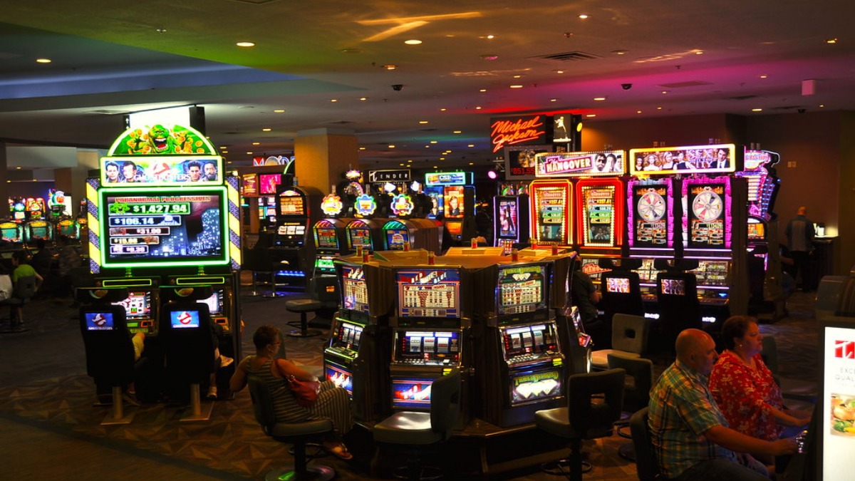 TikToker claims she met a 144-year-old ghost at a Las Vegas casino bar ...